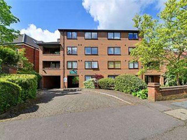 3 Bedrooms Flat for sale in Downing Court, Gainsborough Road, Woodside Park N12