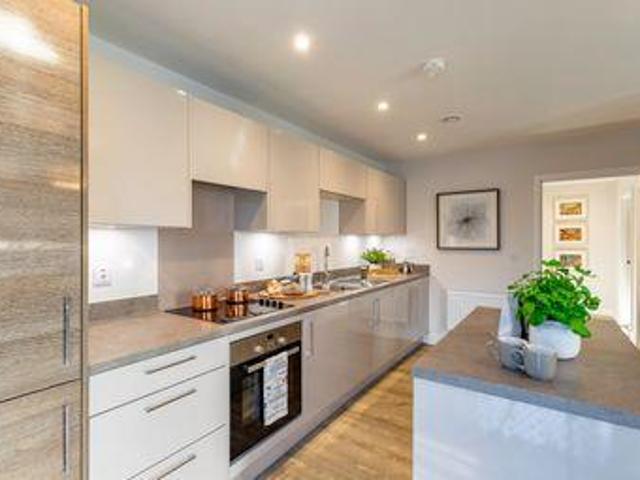3 Bedrooms Flat for sale in Davigdor Road, Brighton And Hove BN3