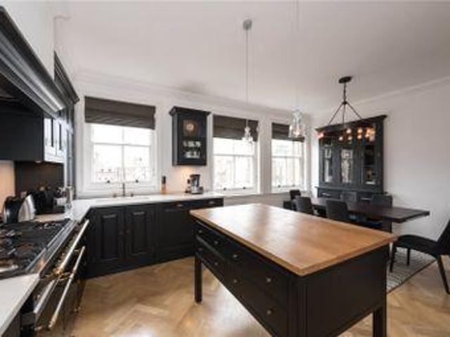 3 Bedrooms Flat for sale in Devonshire Street, London W1G
