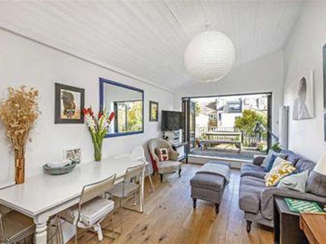 3 Bedrooms Flat for sale in De Morgan Road, Fulham, London SW6