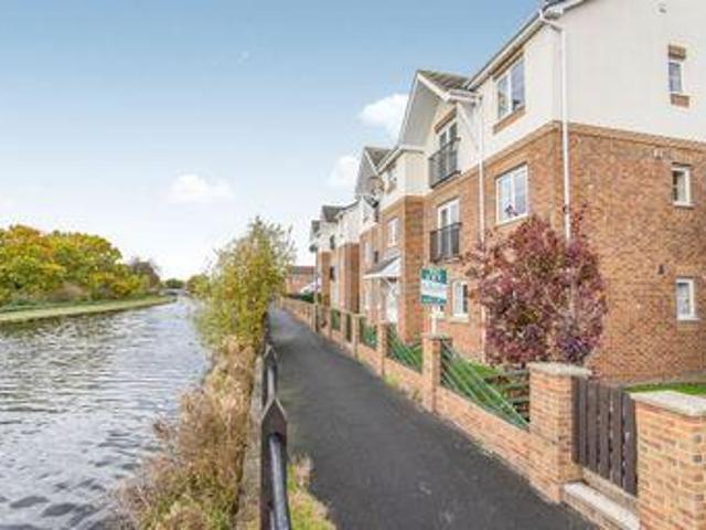 3 Bedrooms Flat for sale in Dunstan Drive, Thorne, Doncaster DN8
