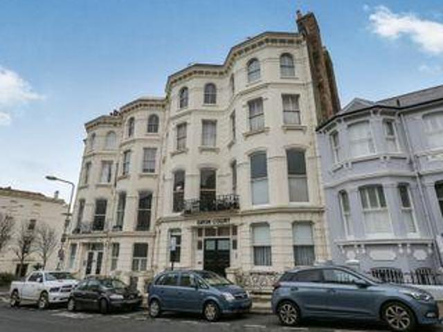 3 Bedrooms Flat for sale in Eaton Place, Brighton BN2