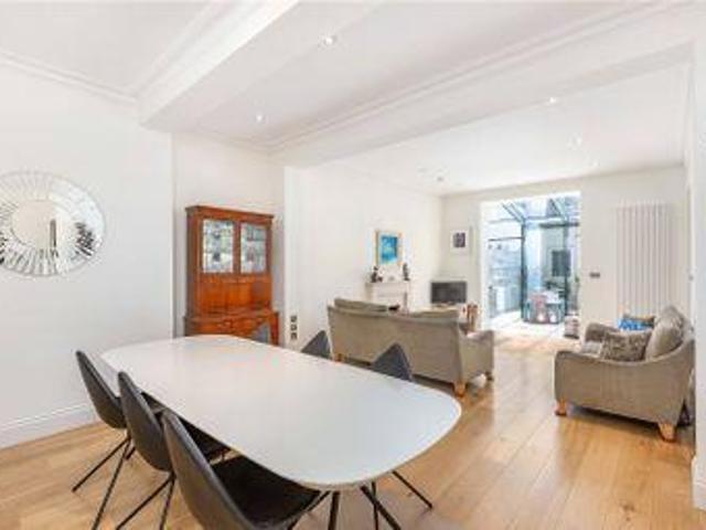 3 Bedrooms Flat for sale in Eccleston Square, London SW1V