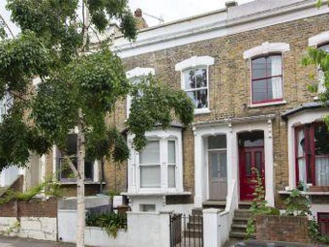 3 Bedrooms Flat for sale in Elderfield Road, London E5