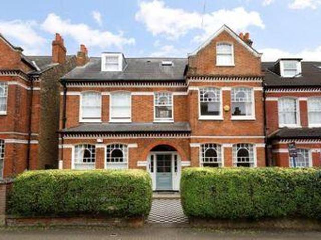 3 Bedrooms Flat for sale in Elmbourne Road, London SW17