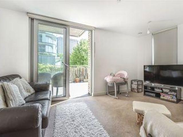3 Bedrooms Flat for sale in Elmira Street, London SE13