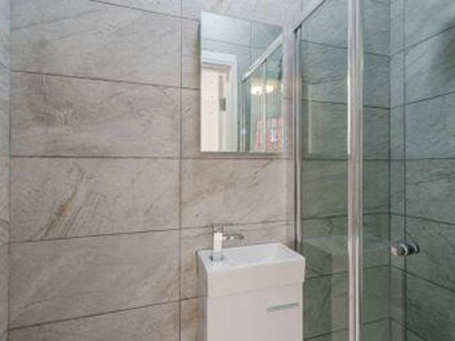 3 Bedrooms Flat for sale in Fieldway Crescent, Islington, London N5