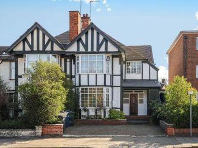 3 Bedrooms Flat for sale in Finchley Road, Golders Green NW11
