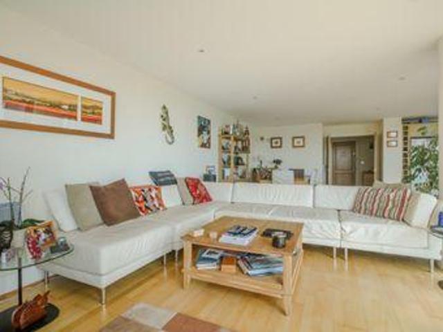3 Bedrooms Flat for sale in Flagstaff House, St George Wharf, Vauxhall SW8