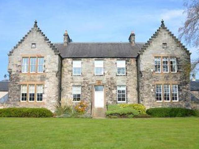 3 Bedrooms Flat for sale in Flat 12 Wedderburn House, Wedderburn Court, Inveresk EH21