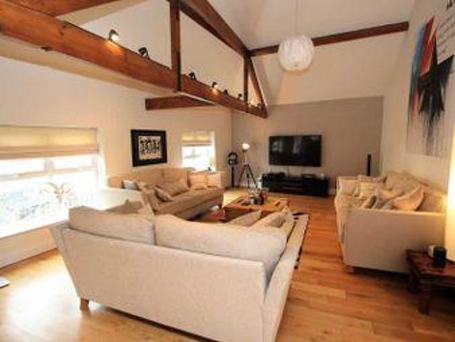 3 Bedrooms Flat for sale in Flat 1 73 Fisherton Street, Salisbury SP2