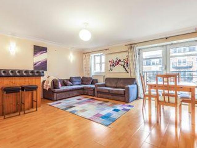 3 Bedrooms Flat for sale in Kingfisher Court, Swan Street SE1