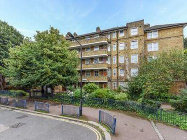 3 Bedrooms Flat for sale in Kinglake Estate, London SE17