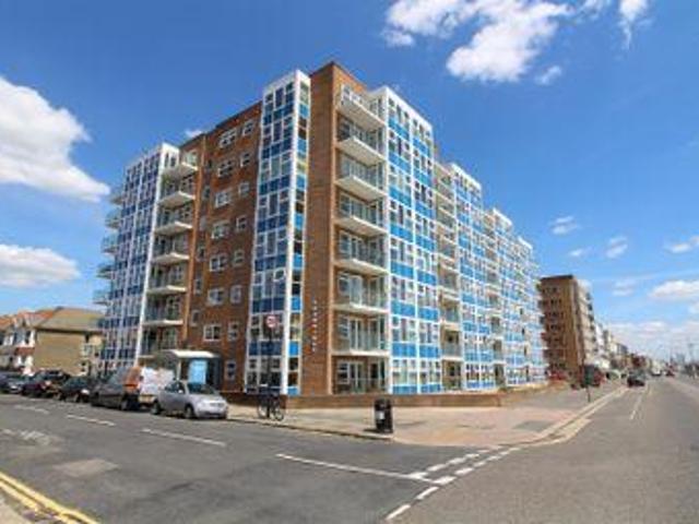 3 Bedrooms Flat for sale in Kingsway, Hove BN3