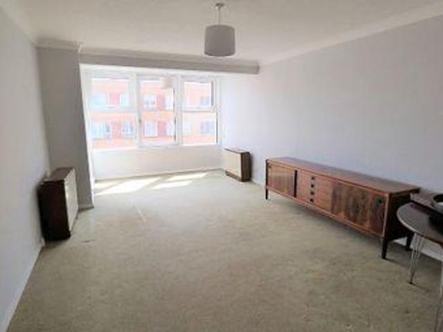 3 Bedrooms Flat for sale in Kingsway, Hove BN3