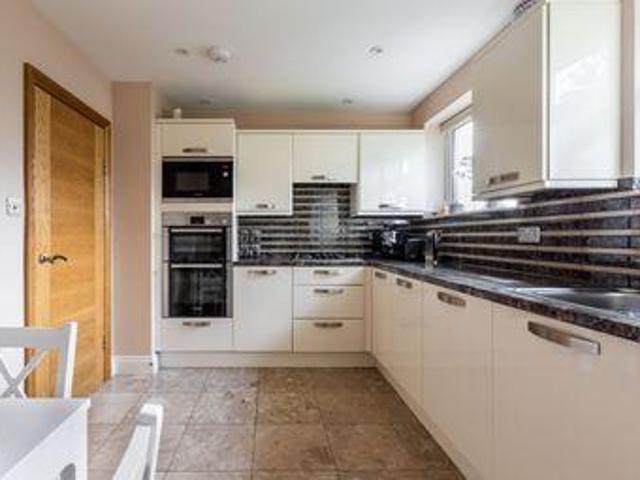 3 Bedrooms Flat for sale in Holden Road, London N12