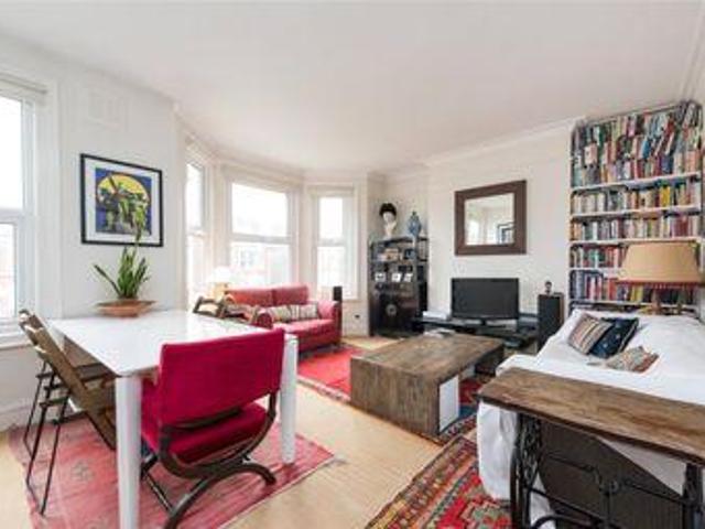 3 Bedrooms Flat for sale in Holland Road, London NW10
