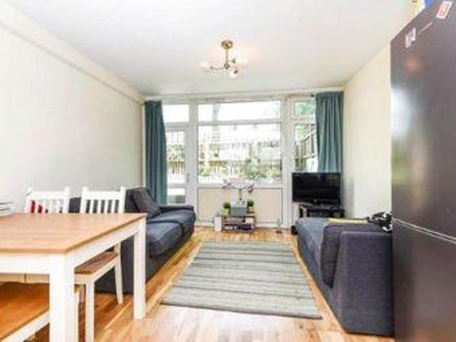 3 Bedrooms Flat for sale in Holliday Square, Battersea, London SW11
