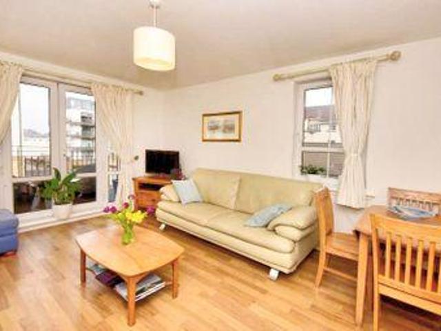 3 Bedrooms Flat for sale in Hopetoun Street, Edinburgh EH7