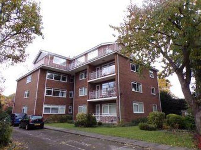 3 Bedrooms Flat for sale in Halcyon House, Private Road, Enfield EN1