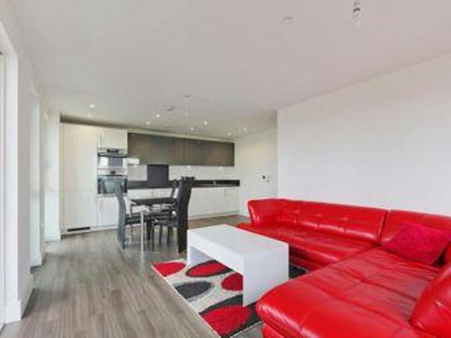 3 Bedrooms Flat for sale in Hannaford Walk, London E3