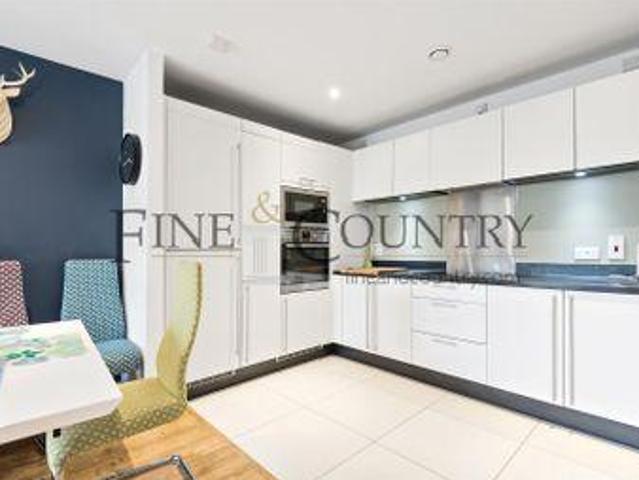 3 Bedrooms Flat for sale in Harford Street, London E1
