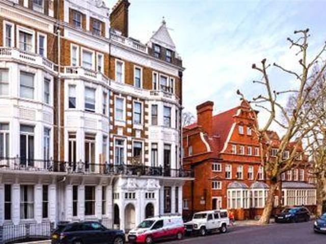 3 Bedrooms Flat for sale in Harrington Gardens, London SW7
