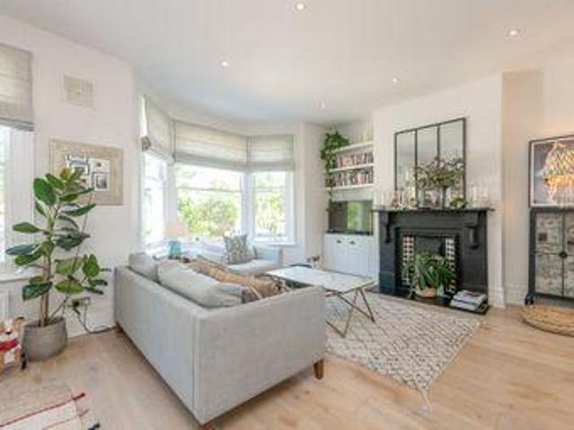 3 Bedrooms Flat for sale in Harvist Road, London NW6