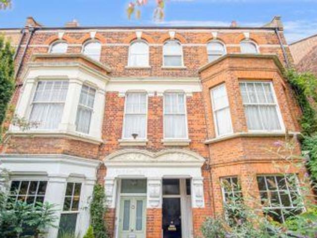 3 Bedrooms Flat for sale in Harvist Road, London NW6
