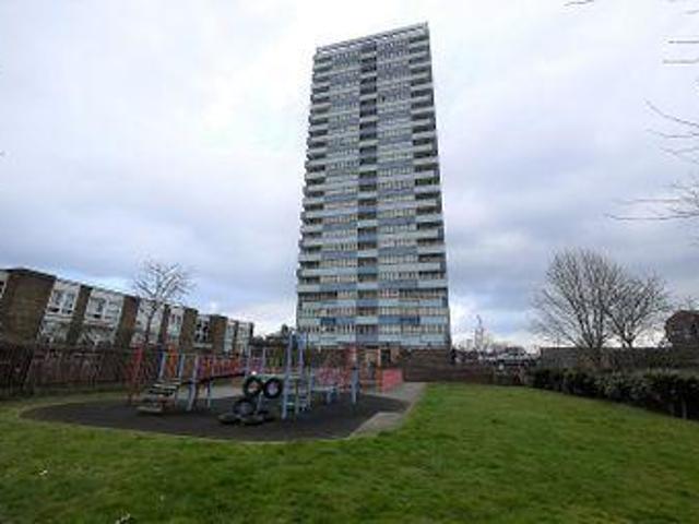 3 Bedrooms Flat for sale in Henniker Point, Stratford, London. E15