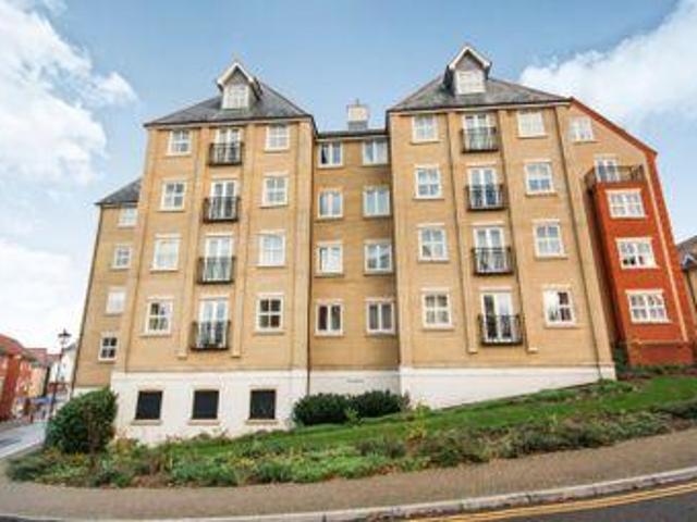 3 Bedrooms Flat for sale in Henry Laver Court, Colchester CO3
