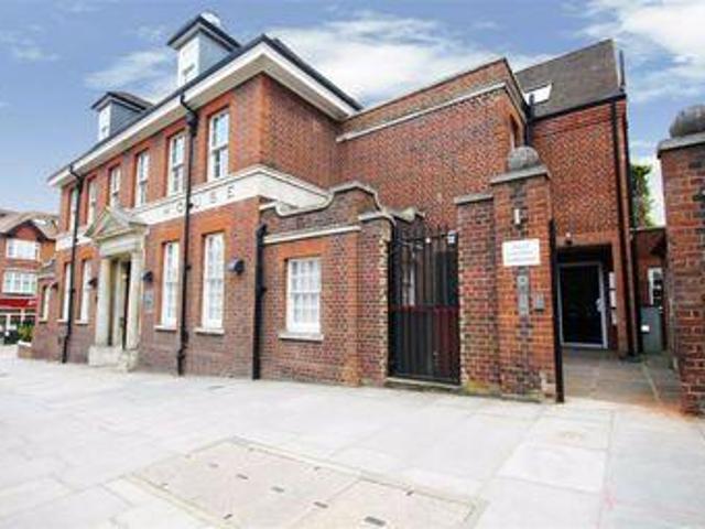 3 Bedrooms Flat for sale in High Street, High Barnet, Hertfordshire EN5