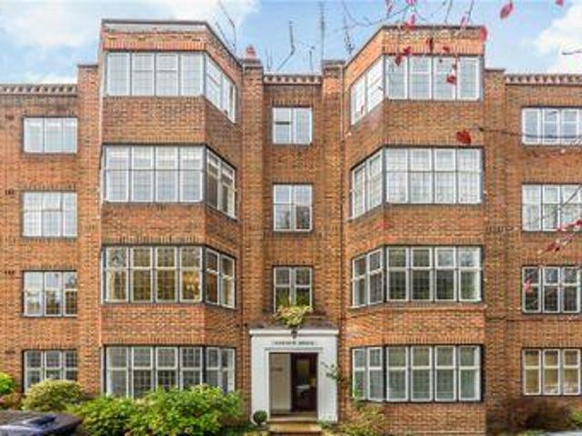 3 Bedrooms Flat for sale in Highlands Heath, Portsmouth Road, London SW15