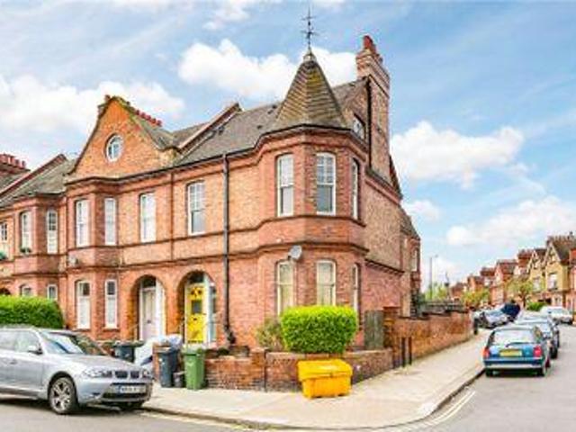 3 Bedrooms Flat for sale in Hillside Road, London SW2