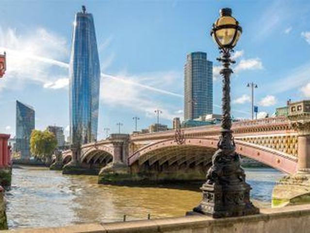 3 Bedrooms Flat for sale in One Blackfirars, Blackfriars Road, London SE1