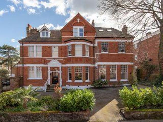 3 Bedrooms Flat for sale in Oaklands Road, Bromley BR1
