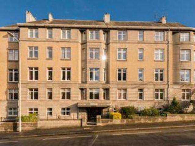 3 Bedrooms Flat for sale in Orchard Brae, Edinburgh EH4