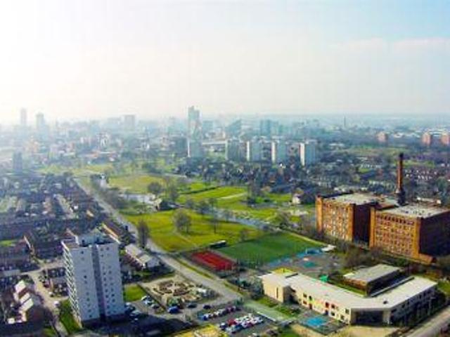 3 Bedrooms Flat for sale in Lower Vickers Street, Manchester M40