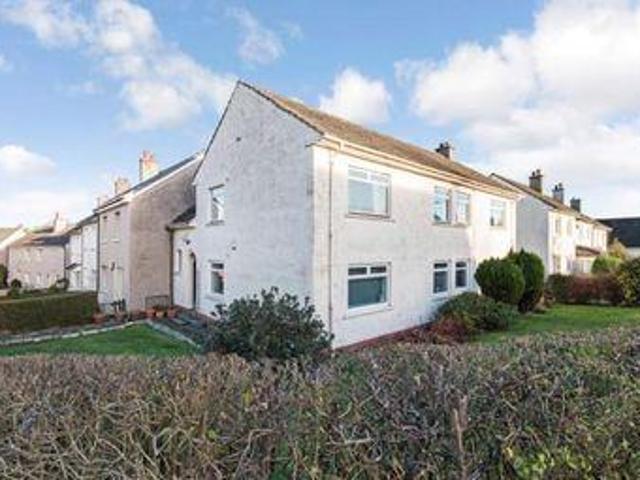 3 Bedrooms Flat for sale in Lochinver Crescent, Paisley, Renfrewshire. PA2