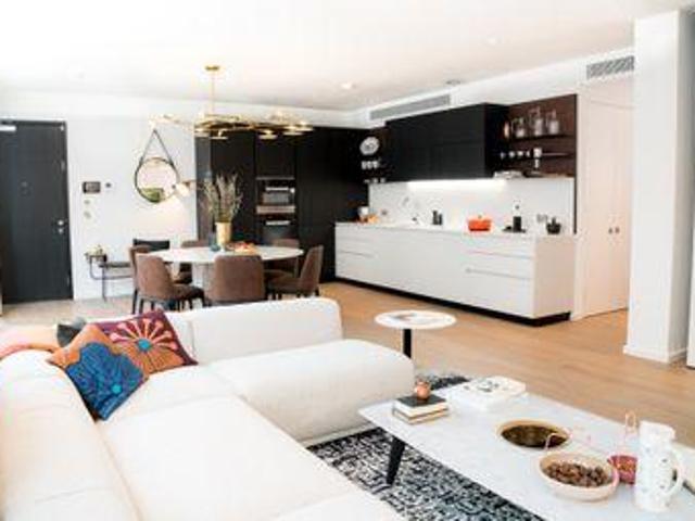 3 Bedrooms Flat for sale in Long Street, London E2