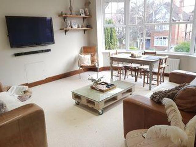 3 Bedrooms Flat for sale in Longfellow Road, Worthing BN11