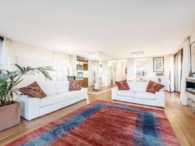 3 Bedrooms Flat for sale in Lauderdale Tower, Barbican, London EC2Y