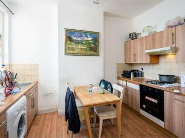 3 Bedrooms Flat for sale in Lea Bridge Road, London E10