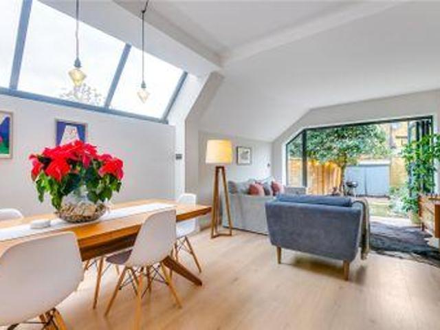 3 Bedrooms Flat for sale in Lillie Road, London SW6