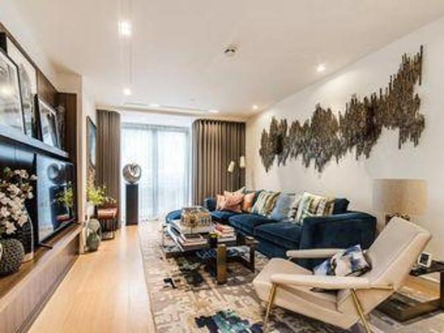 3 Bedrooms Flat for sale in Lincoln Square, Westminster WC2A