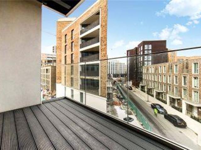 3 Bedrooms Flat for sale in Liner House, Schooner Road, London E16