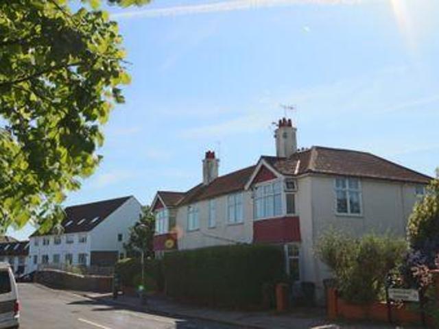 3 Bedrooms Flat for sale in Lyndhurst Corner, Lyndhurst Road, Hove BN3