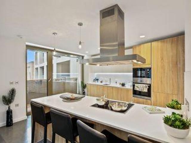 3 Bedrooms Flat for sale in Monohaus, London Fields E8