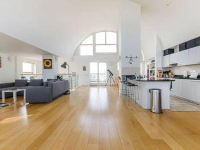 3 Bedrooms Flat for sale in Maurer Court, Greenwich Millennium Village SE10