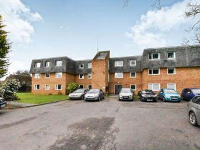 3 Bedrooms Flat for sale in Manor Drive, Kempston, Bedford MK42